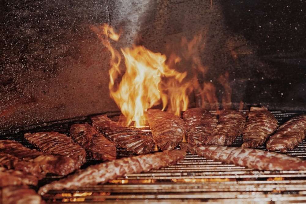 Ребра в закладах Києва: де їсти смачні ребра в столиці - PostEat