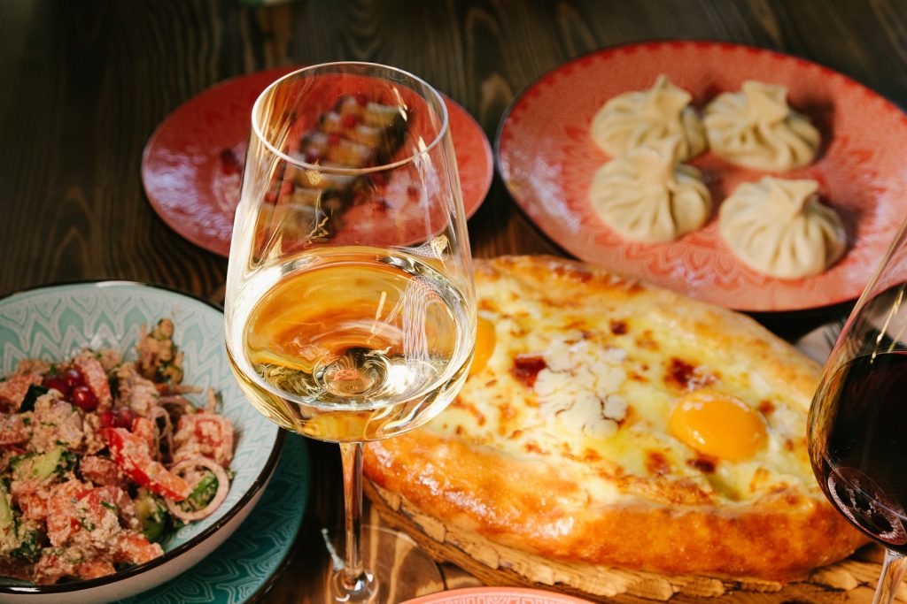 Оновлений ресторан Dediko: грузинський дім затишку та свята - PostEat